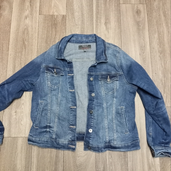 torrid | Jackets & Coats | Torrid Denim Jean Jacket Size 2x | Poshmark